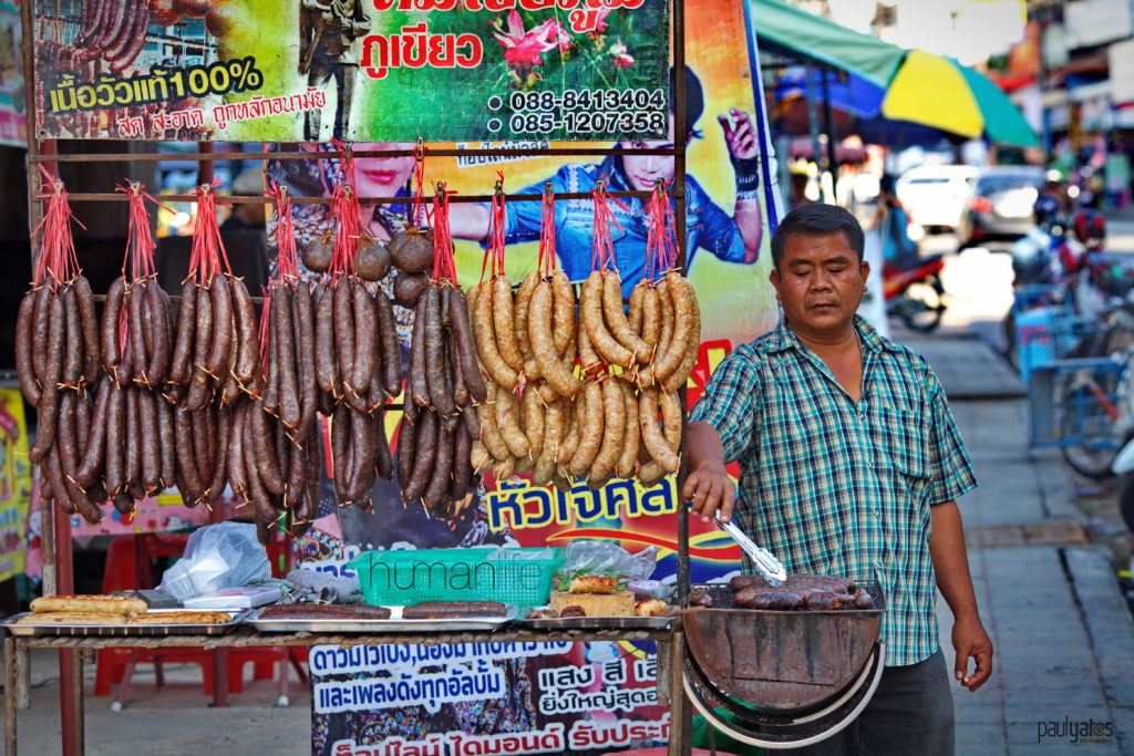 Thais rethink ban on street vendors - human life